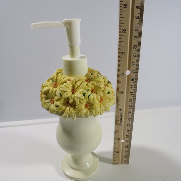 Laura Ashley | Accents | Kohls Laura Ashley Daisy Soap Dispenser Hand ...